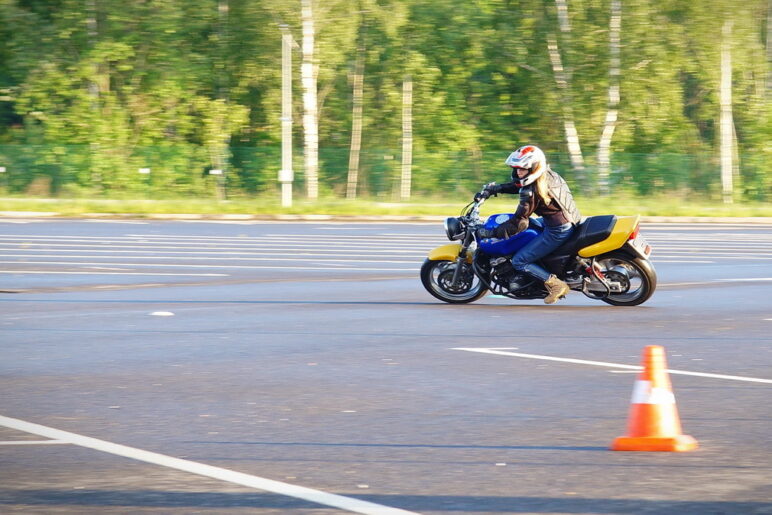 Motorcycle Riding School - Riding